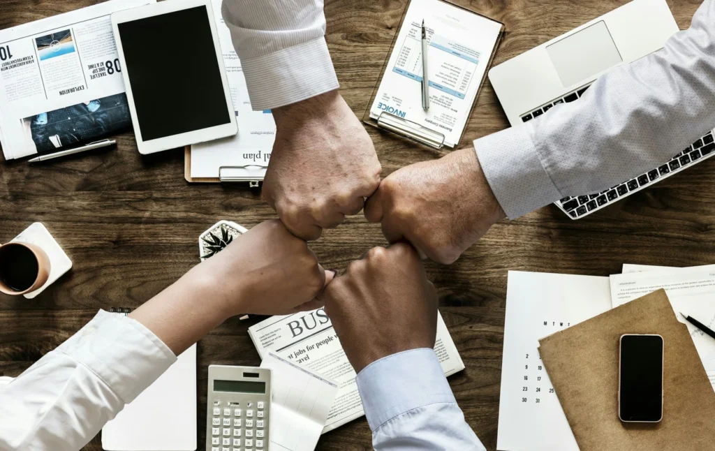5 Key Team Building Benefits for Workplace Success